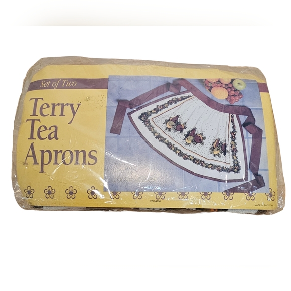 Baltic Linen Co | Kitchen | Vintage 7s Terry Tea Aprons New In Package ...